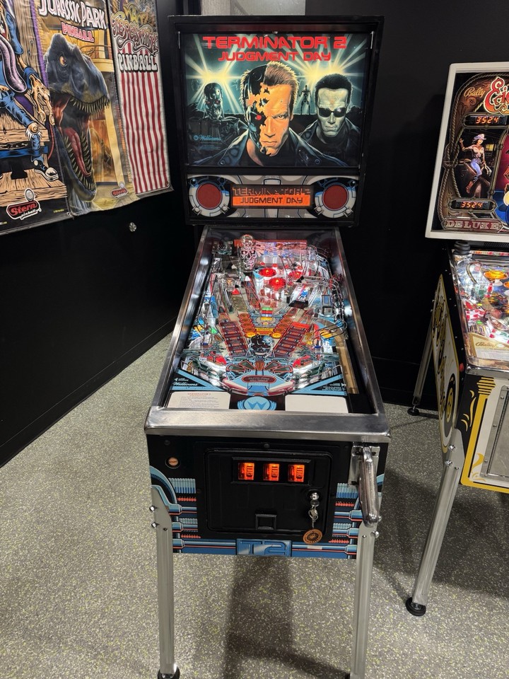Terminator 2 Pinball Machine Williams 1991 LEDS Free Ship Orange County ...