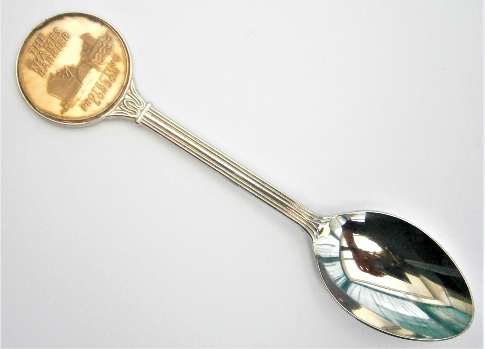 SF683) Vintage The Thames Barrier London souvenir collectors Spoon ...