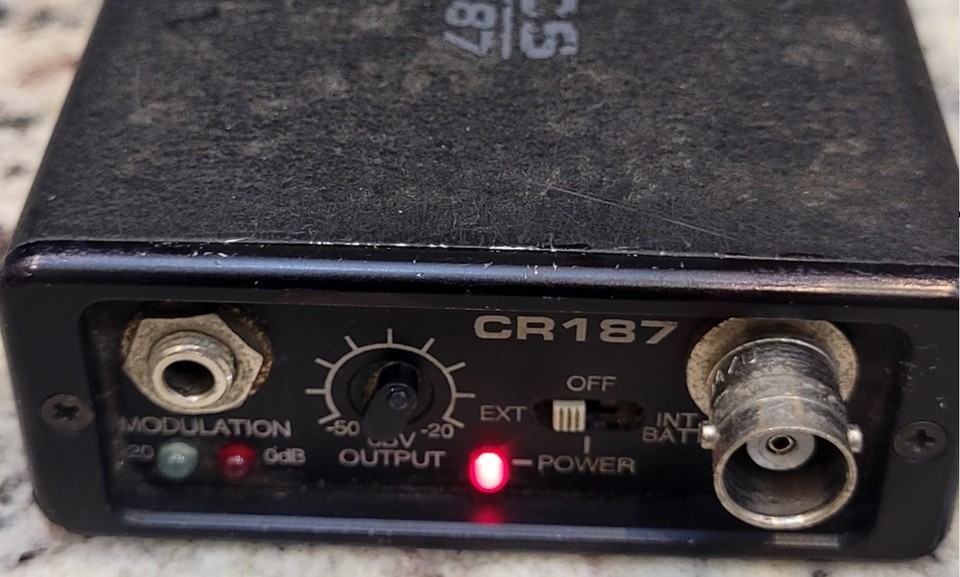LECTROSONICS Wireless System. Plug On Transmitter and Receiver with MIC ...