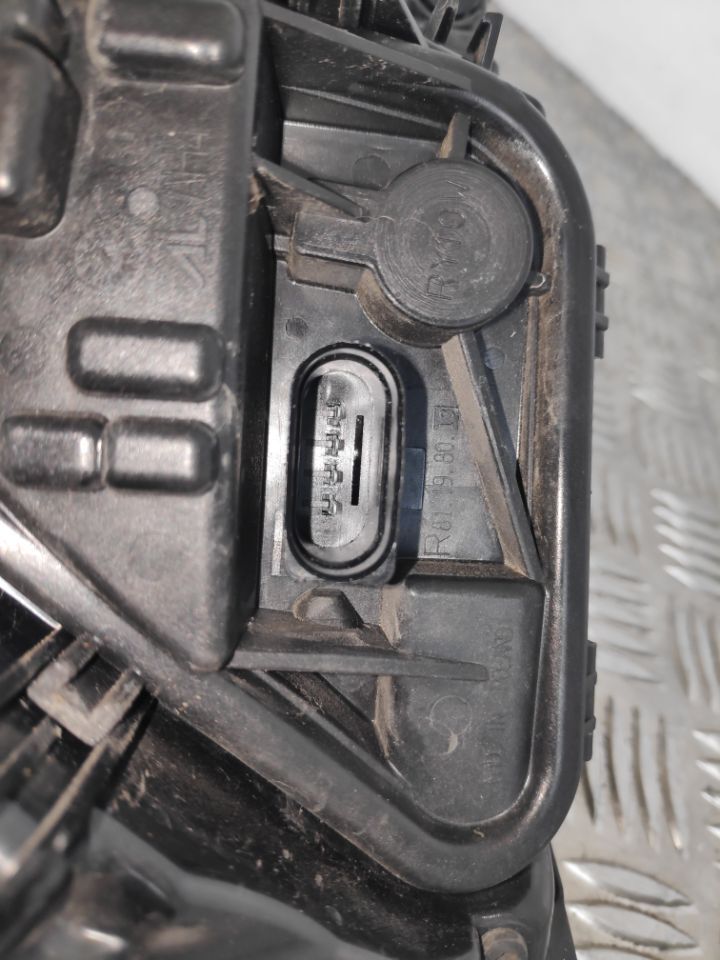 2015 AUDI A3 8VM,8VS TAILLIGHT (RIGHT OUTER) (BULB TYPE) 8v5 945 096 ...