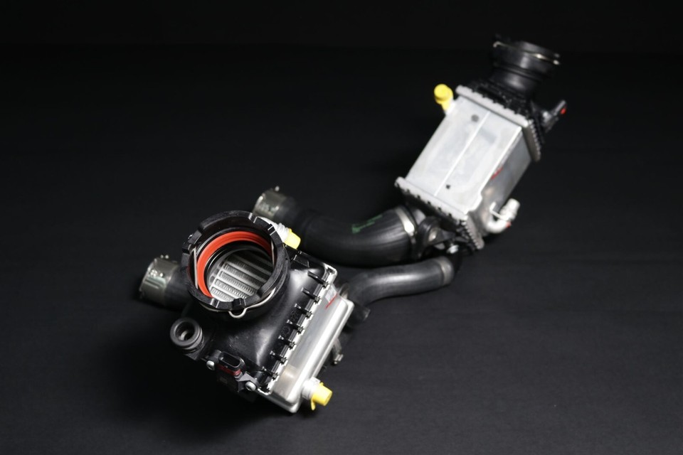 8660689 8660690 Ladeluftkühler L+R NEU OEM BMW 8er G14 G15 M 850i 7er ...