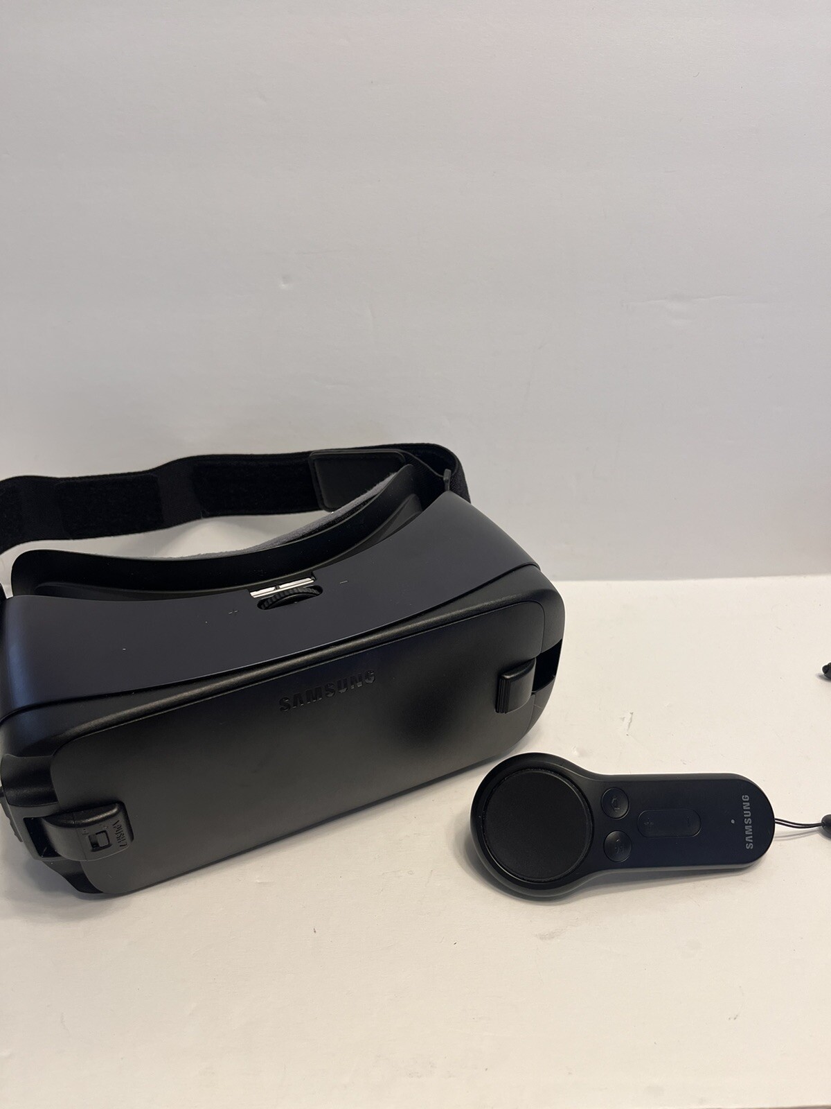 Samsung Gear VR Oculus SM-R323 With Remote | eBay