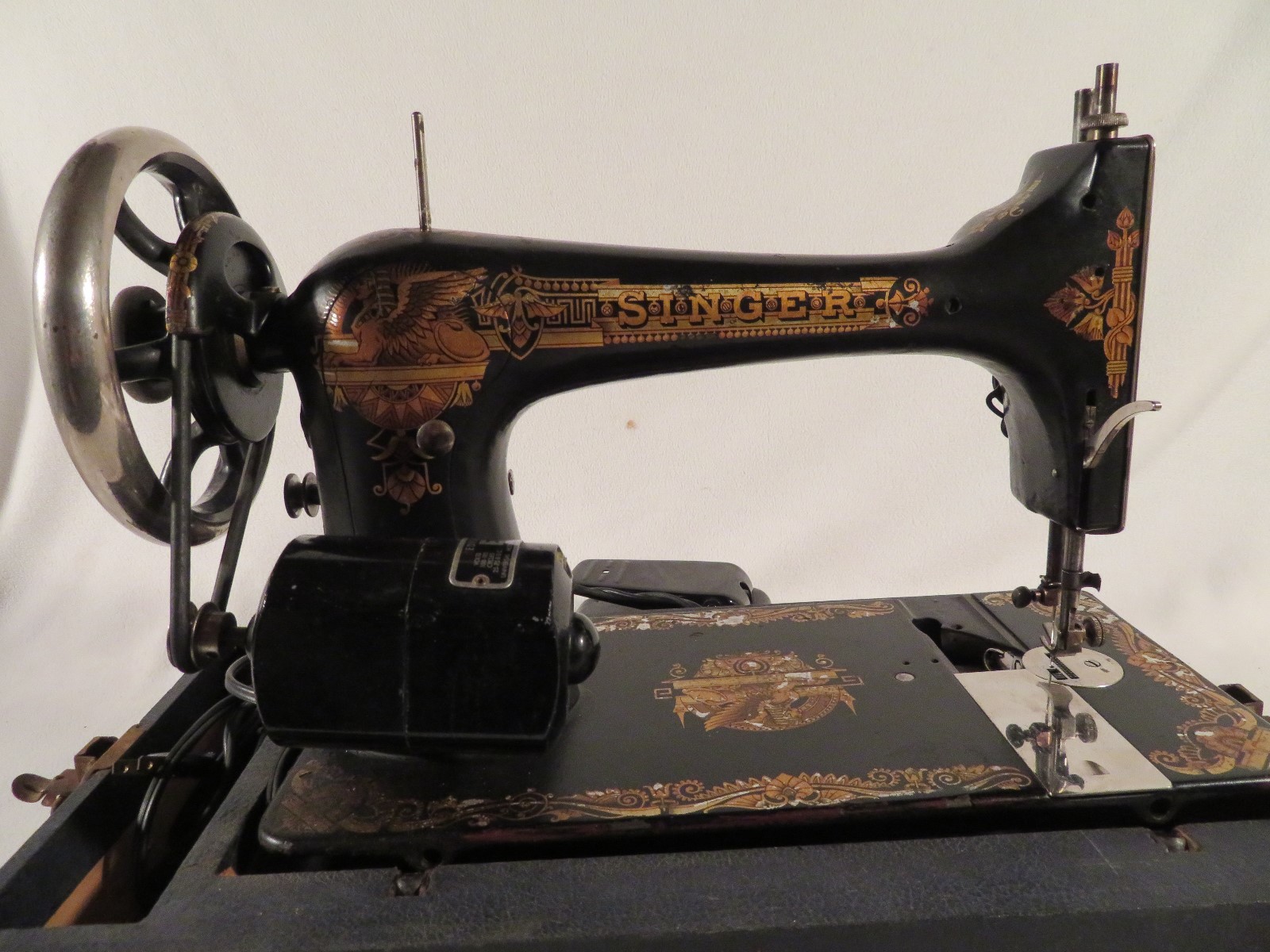 Antique 1894 Singer Sewing Machine #11927344 ~ Carrying Case & Motor ...