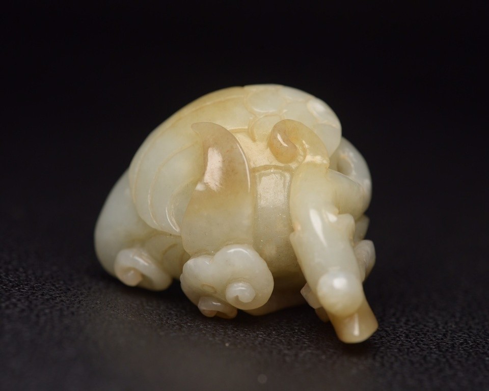 White Nephrite Hetian Jade Handcrafted Unique Sculpture Stone Figurine ...