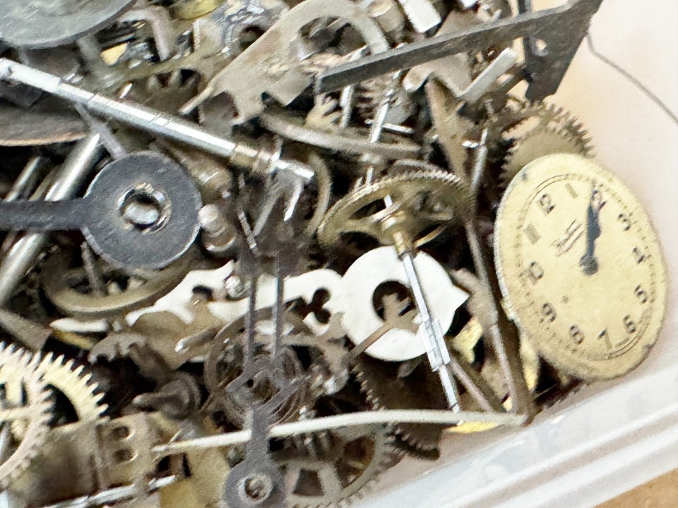 ANTIQUE CLOCK SPRINGS BALANCE WHEELS GEARS HANDS MECHANISM PARTS REPAIR ...
