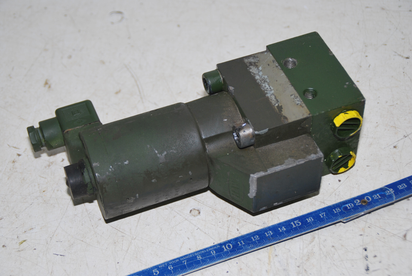 Ventil Hydraulikventil Magnetventil MAN 10t Kat 1 8x8 Kran Bundeswehr ...