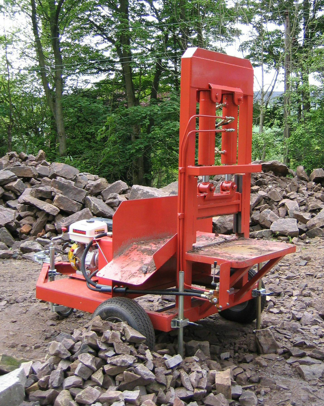 Stone splitter/cropper sales and hire , hydraulic, portable.ONE DAYS ...