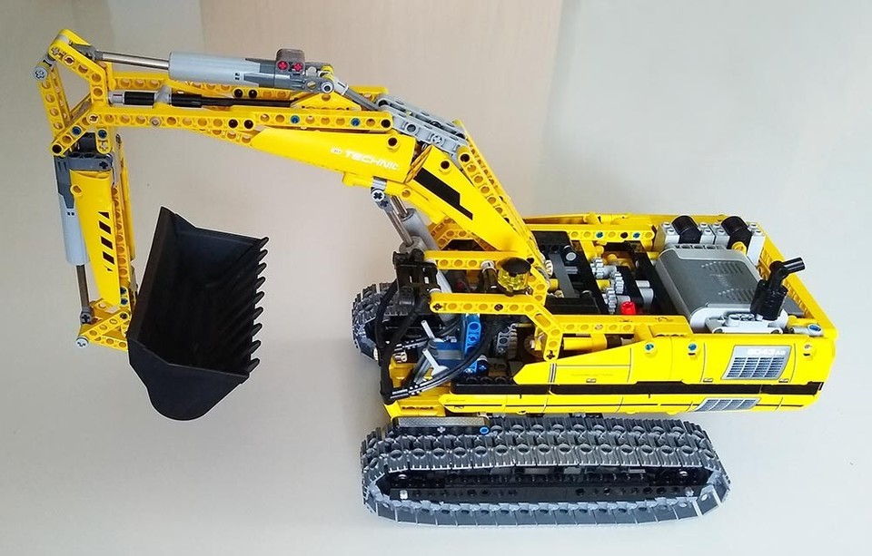 Lego Technic 8043 Motorized Excavator, remote controlled +instructions ...