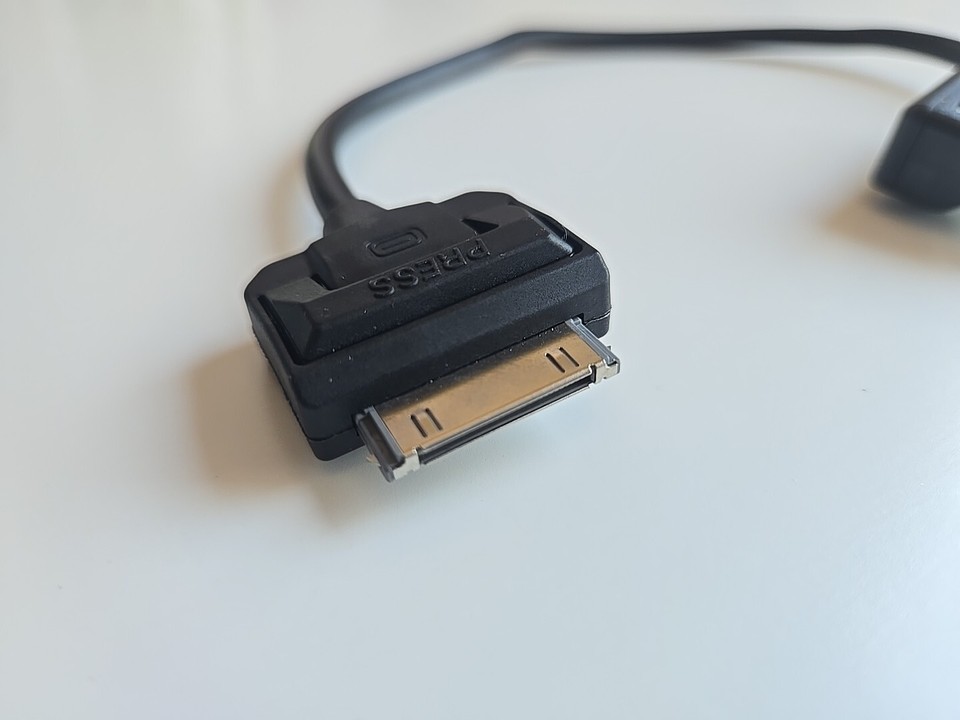 Genuine Audi Music Interface iPhone Cable MDI 30 Pin Adapter Charger ...