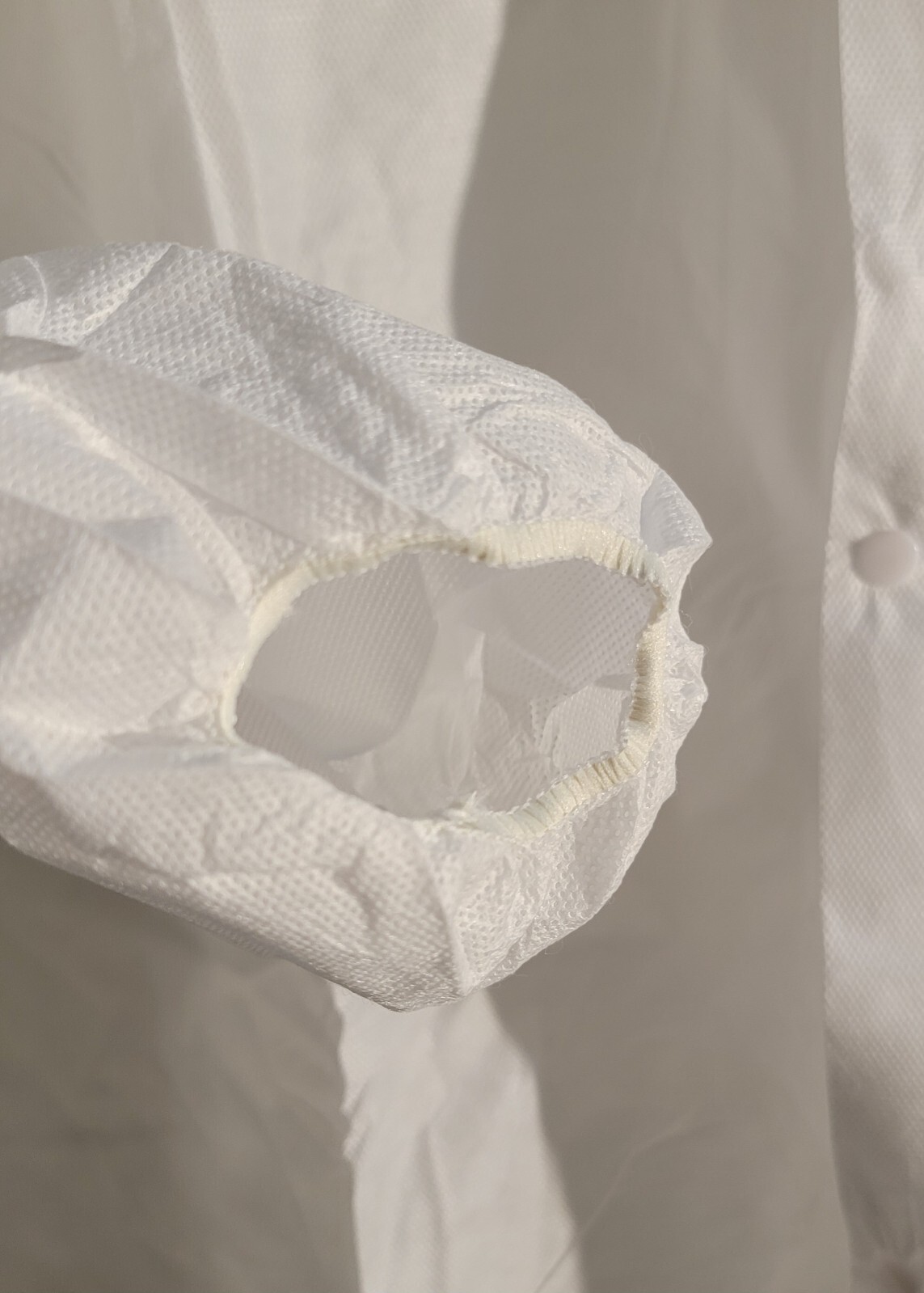 Lab Coats - Case of 30- Gallaway White Disposable Snap Up Polypropylene ...