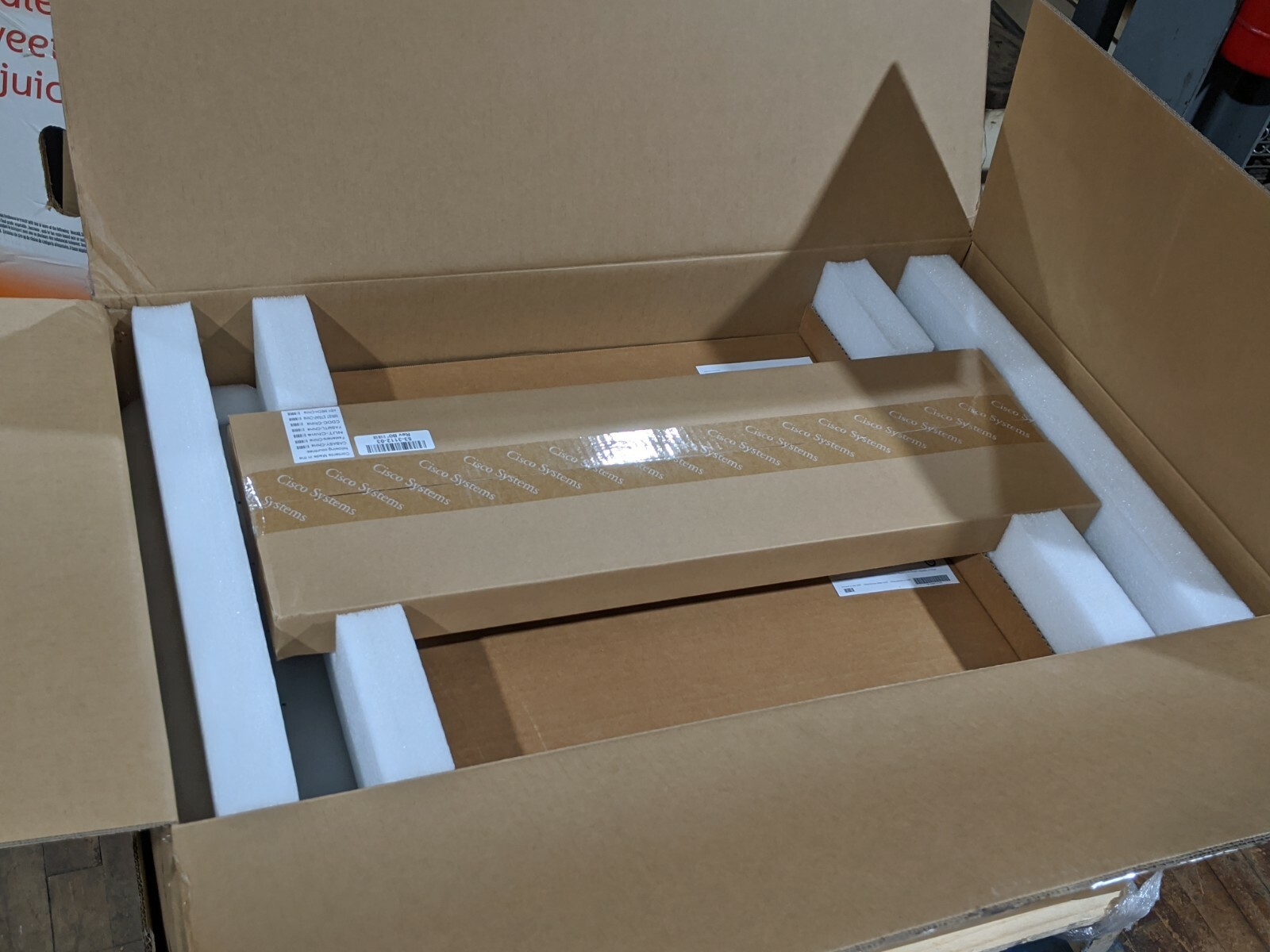 Cisco UCSB-5108-AC2 Blade Server Chassis 8 Slot UCS 5108 Rack Mountable ...