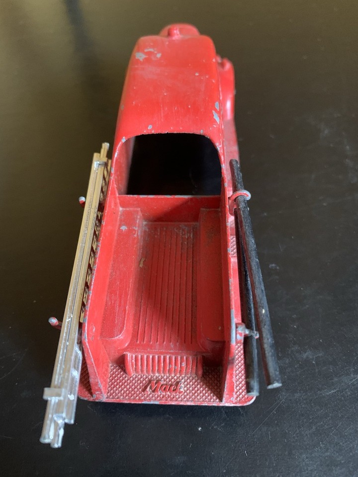 Vintage 1950's Tootsie Toy Fire Truck Mack Fire Engine w/ Hose& Ladder ...