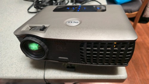 Dell 2400MP DLP Office/Home Theater Projector 3000 Lumens, Cords, Case ...