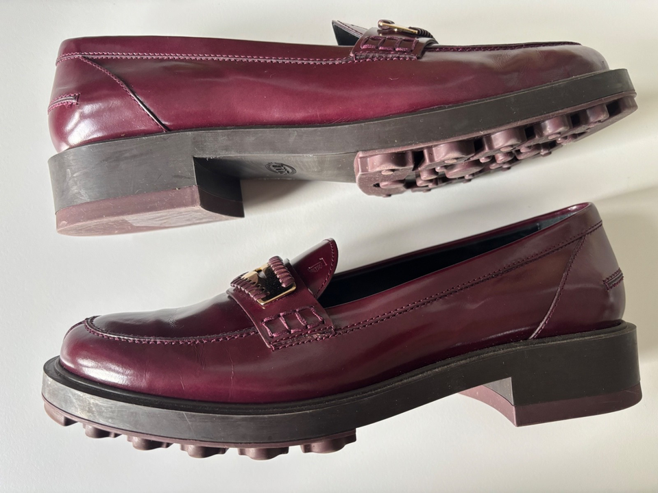 TODS ladies wine/burgundy loafer EU39.5/UK6.5 chunky sole gold hardware ...