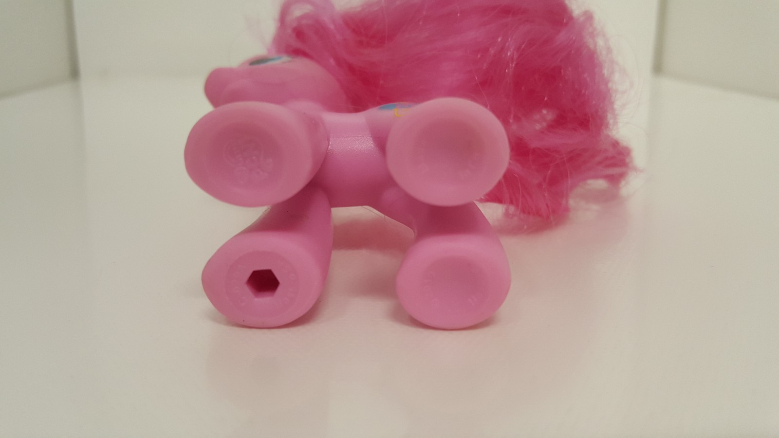 Pinkie Pie My Little Pony Fashion Style Pink Balloon Brony Cartoon ...