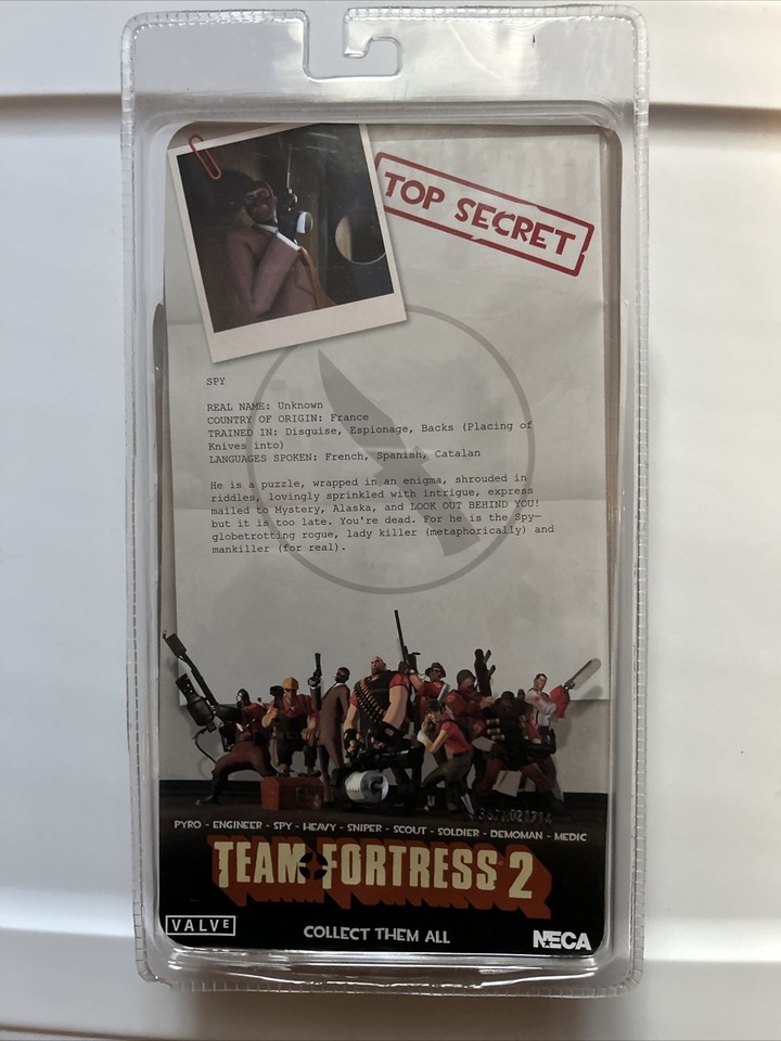 Team Fortress 2 Spy Red Action Figure NECA Valve 2012 NEW RARE ...