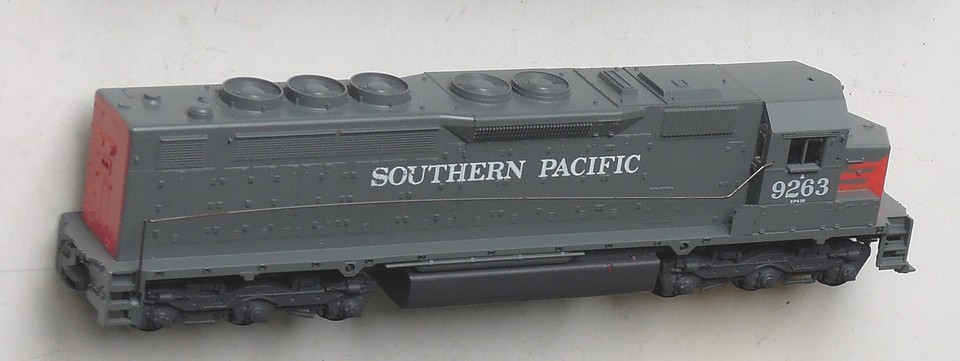 4c144 HO Athearn SP Southern Pacific SDP40 frame and shell, long ...