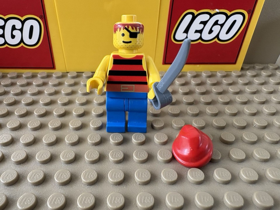 LEGO Set 1788 Pirate Treasure Chest Minifigures Only Kahuka Islander ...