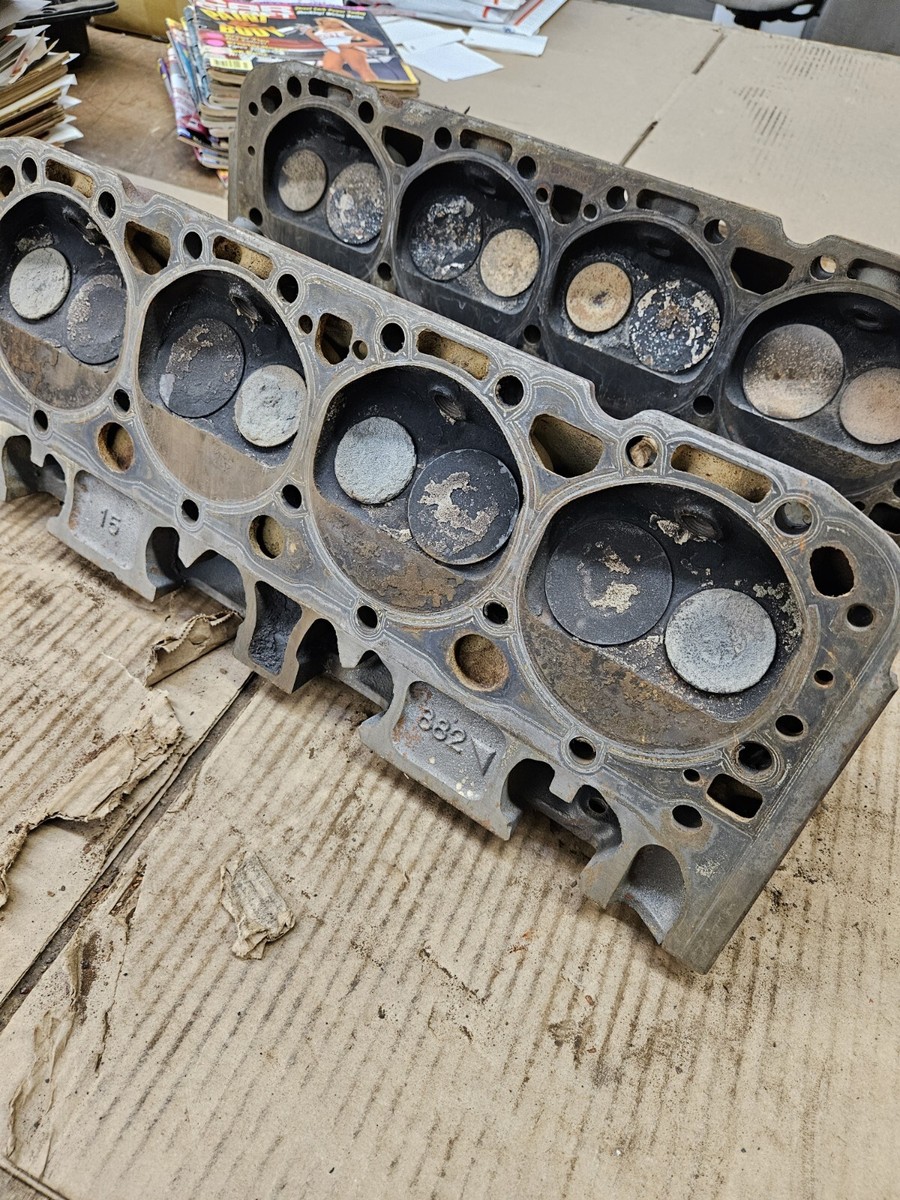 882 Chevy Heads