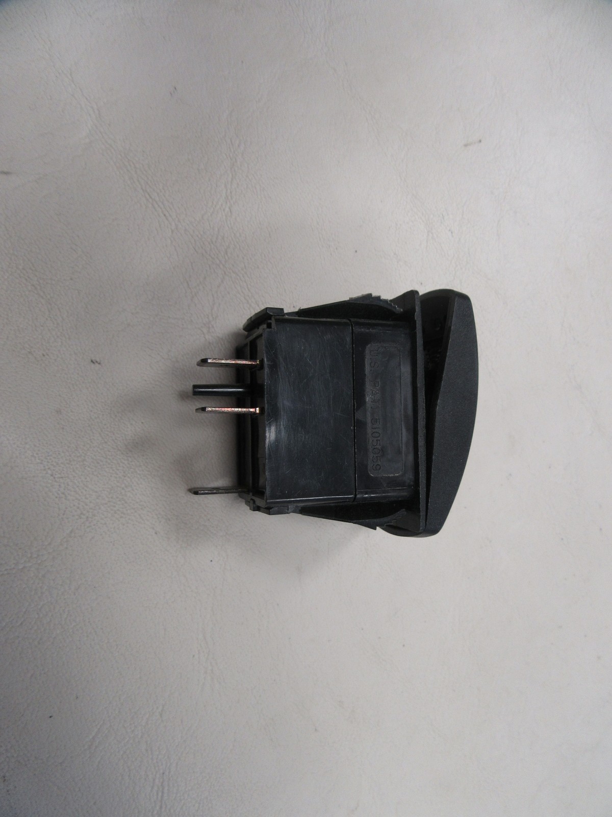 CARLING ILLUMINATED ROCKER SWITCH V1D1 | 3 PRONG ON/OFF 20A 12V MARINE ...