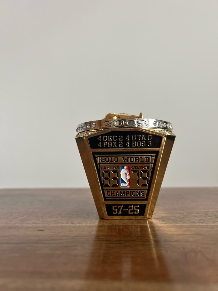 LA Lakers 2010 Championship Ring Paperweight | eBay
