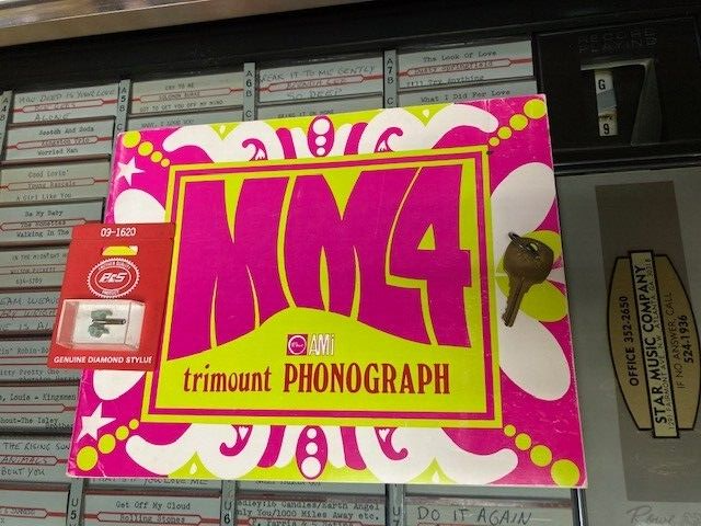 1970 ROWE / AMI TRIMOUNT MODEL MM-4 STEREO JUKEBOX, W/OWNERS MANUAL ...