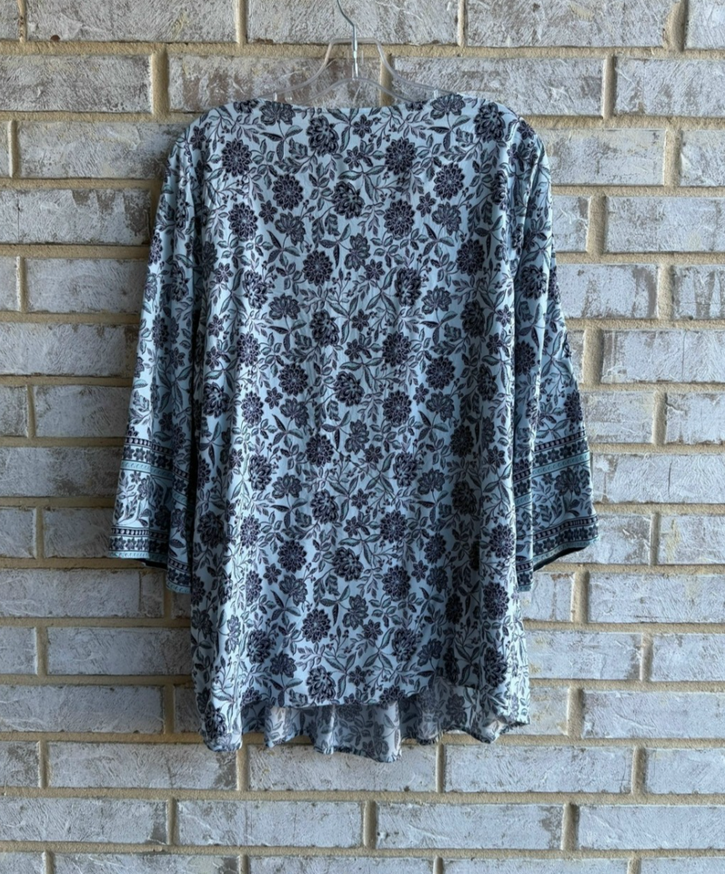 J. Jill 3/4 Sleeve Round Neck Pintucks Floral Paisley Blouse Women's ...