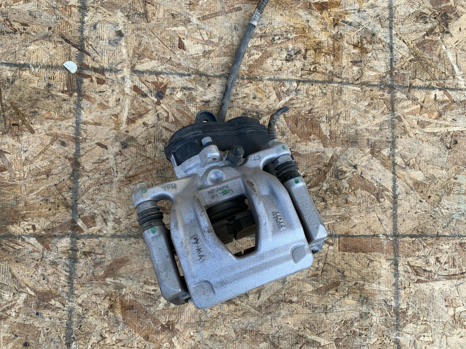 LEFT REAR PARKING BRAKE CALIPER ASSEMBLY OEM 2018 2019 2020 AUDI Q5 80A ...