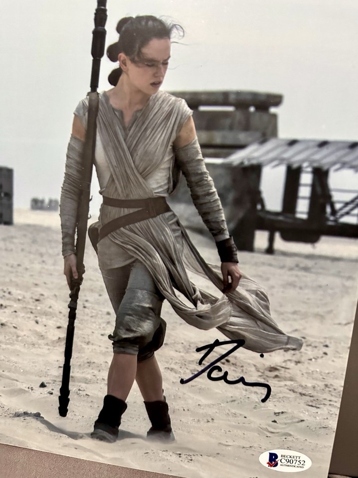 DAISY RIDLEY SIGNED PHOTO 8X10 STAR WARS AUTOGRAPH REY SKYWALKER LOL ...
