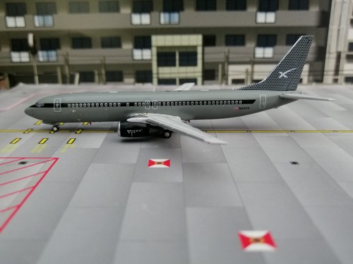 SPACE X Boeing B737-800 N154TS 1/400 by Panda Models. BRAND NEW | eBay UK
