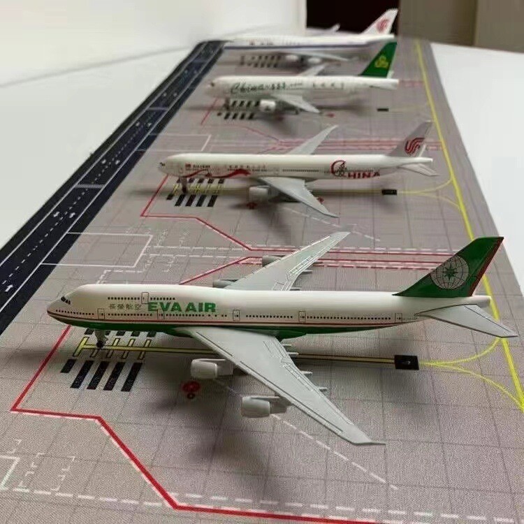 1:400 Airport Aircraft Model GSE Airport Runway + Parking Apron Rubber ...