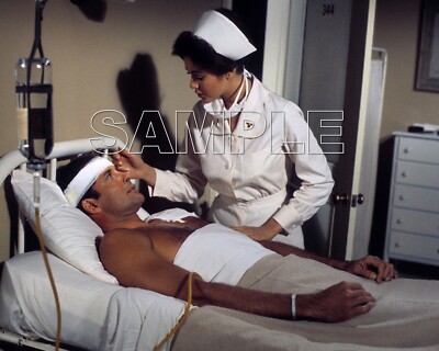 WONDER WOMAN 8X10 Photo 01-09 LYNDA CARTER & LYLE WAGGONER | eBay