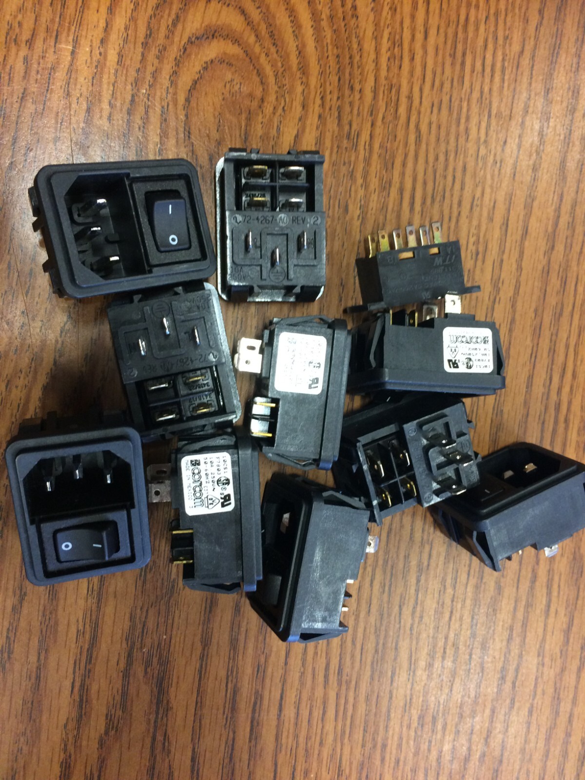 - Corcom AC Power Entry Module 10CS1 F7803 10A 250V 50-60Hz *At 9 for ...