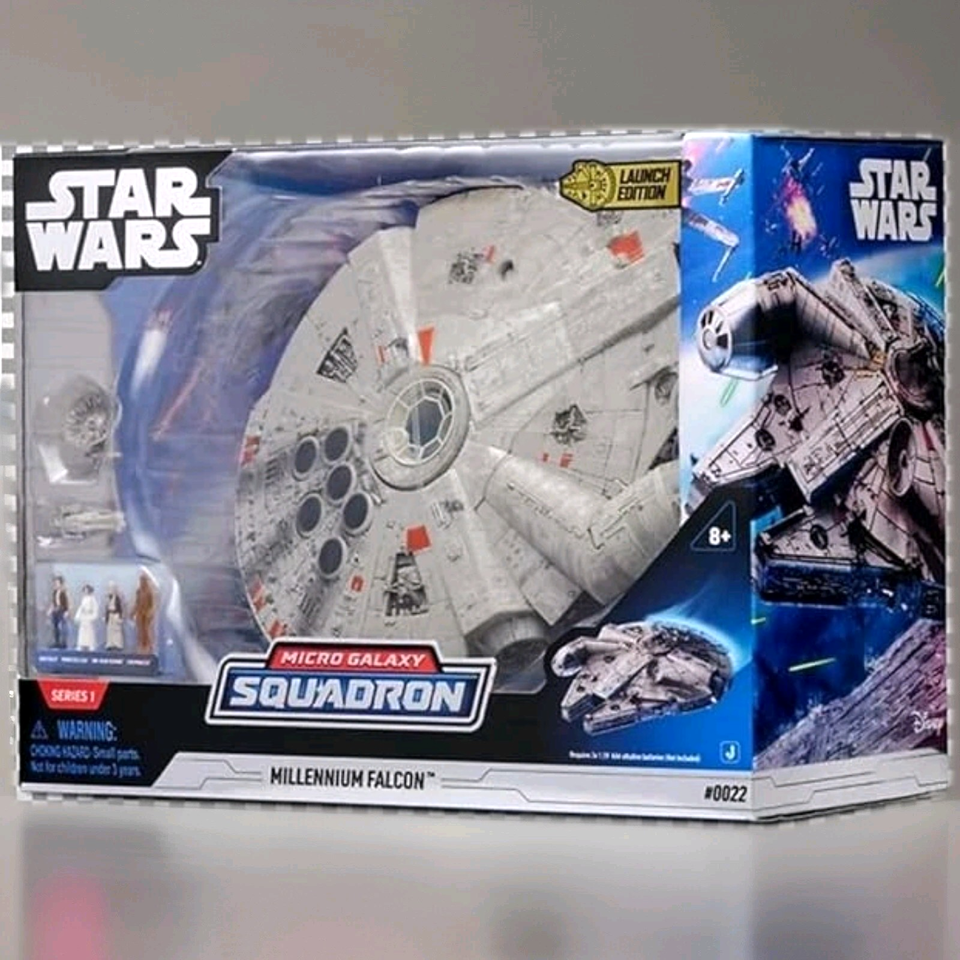 STAR WARS Millennium Falcon + Class 4 Micro Figure Galaxy Assault ...