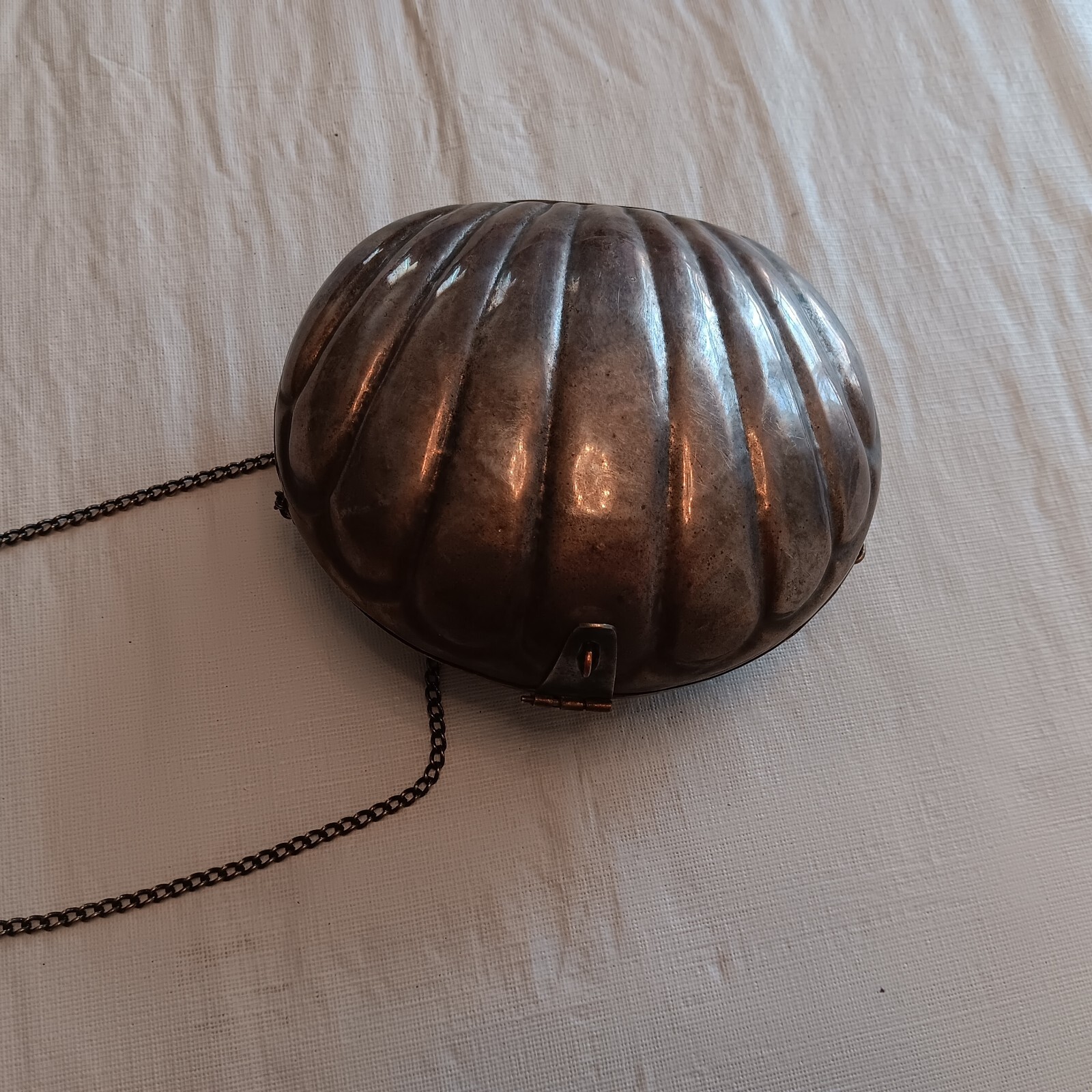 Vintage Silver Plate Clamshell Hinged Purse - Gem