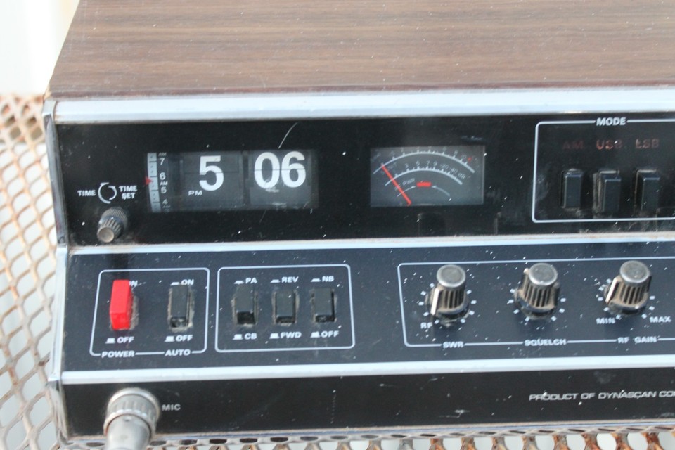 VINTAGE COBRA 135 SSB/AM RADIO BASE STATION WITH FLIP CLOCK AND MIC ...