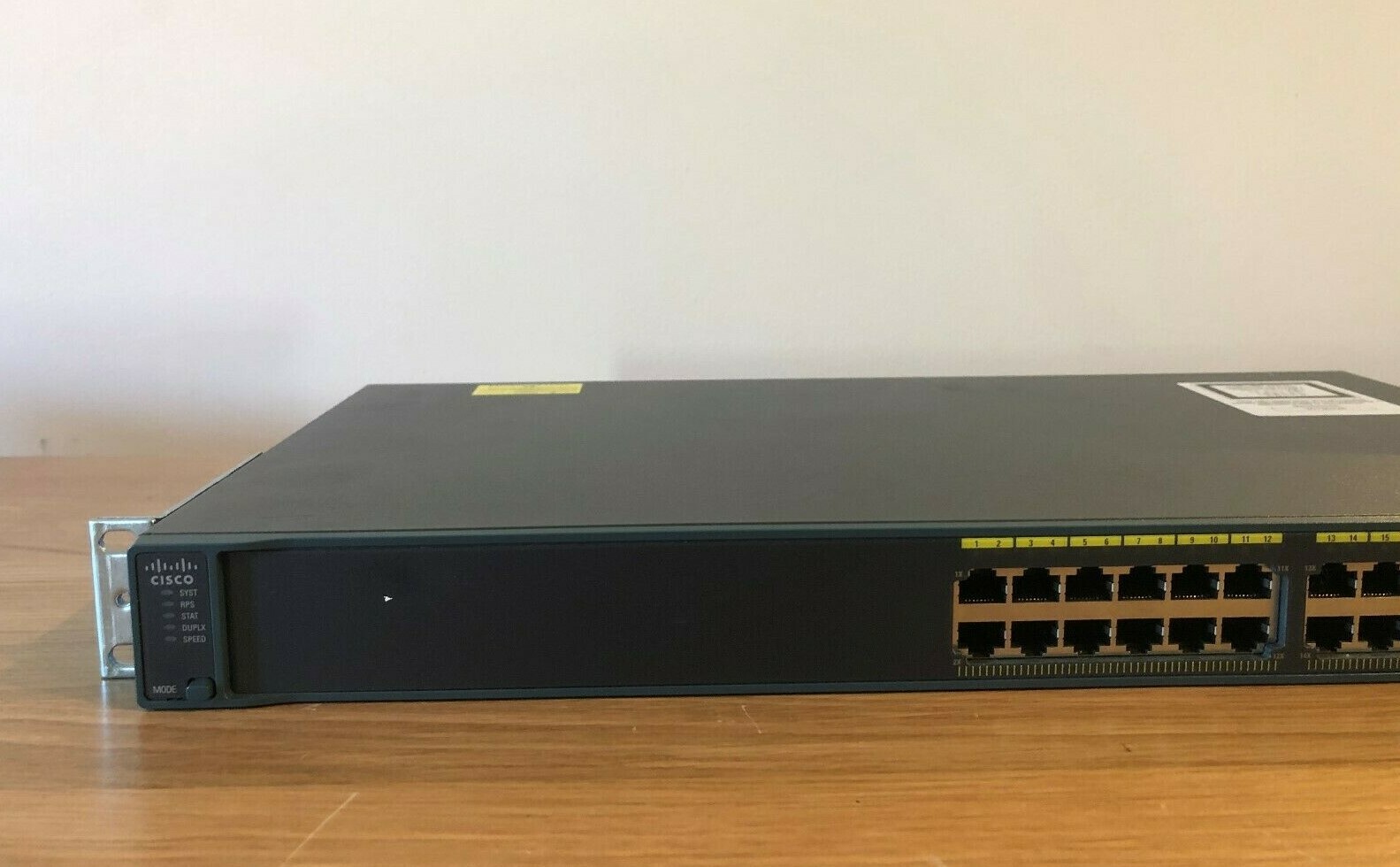 Cisco Catalyst 2960-24TC (WSC296024TCL) 24-Port 100Mbits Ethernet ...