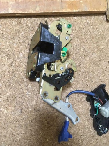 TOYOTA Rear Door Lock Set 69330-60041 69340-60041 Land Cruiser Genuine ...