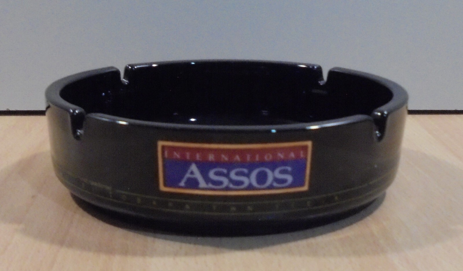 ASSOS INTERNATIONAL CIGARETTES ADVERTISIGN GLASS ASHTRAY | eBay