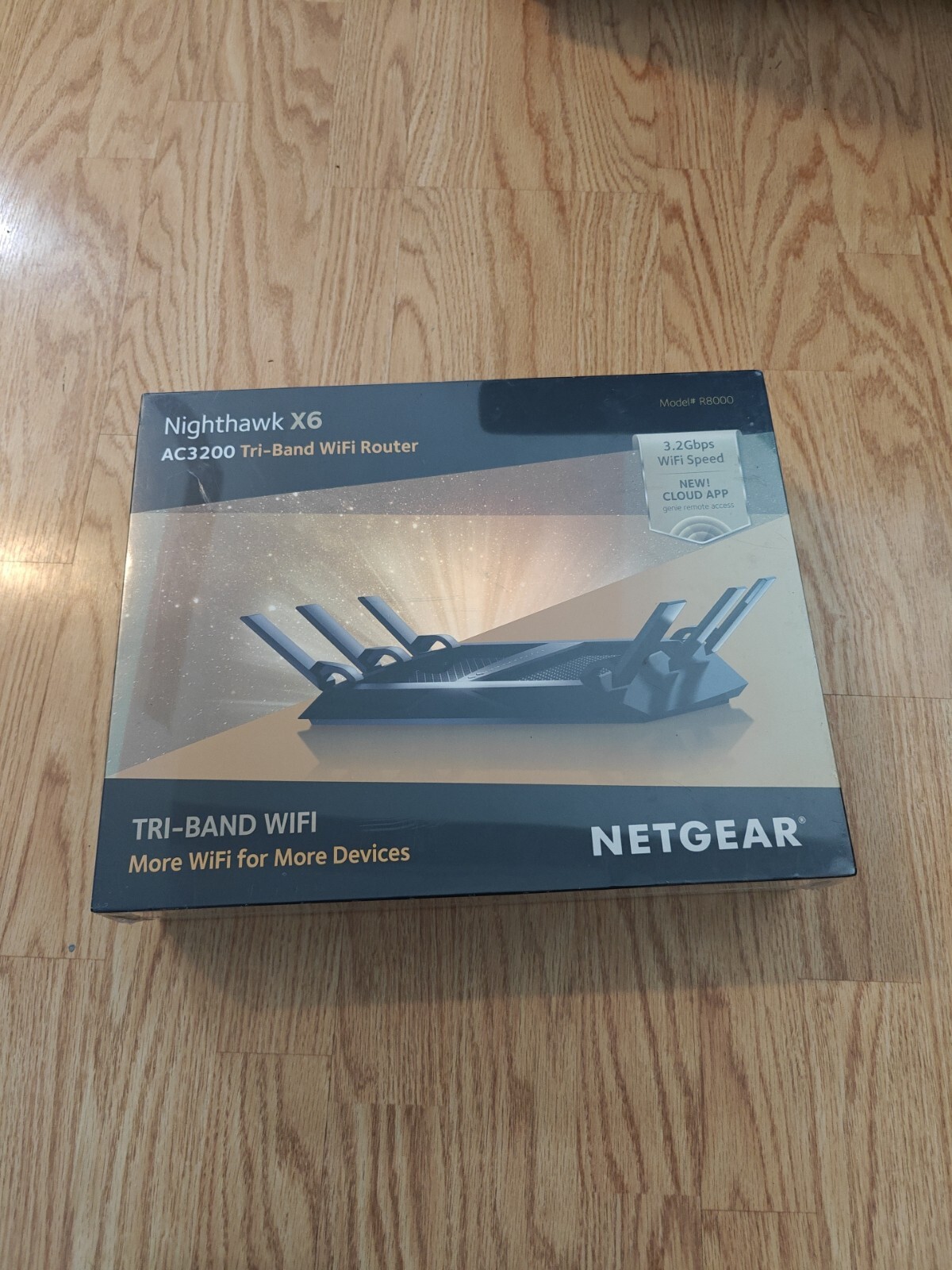 NETGEAR R8000 3200 Mbps 5 Port 3200 Mbps Tri-Band Wireless Router ...