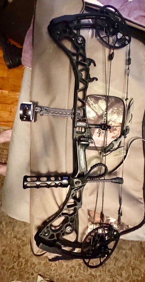 Mathews Halon 32 Bow Right Hand Loaded W/ Extras | eBay