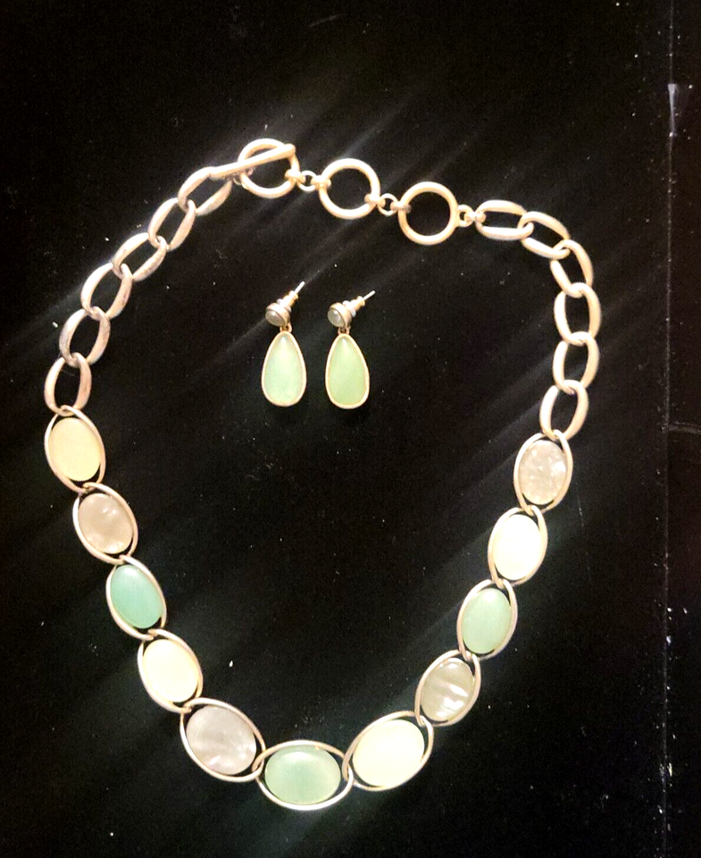 LC signed Liz Claiborne vintage necklace shimmery green stones 16” with ...