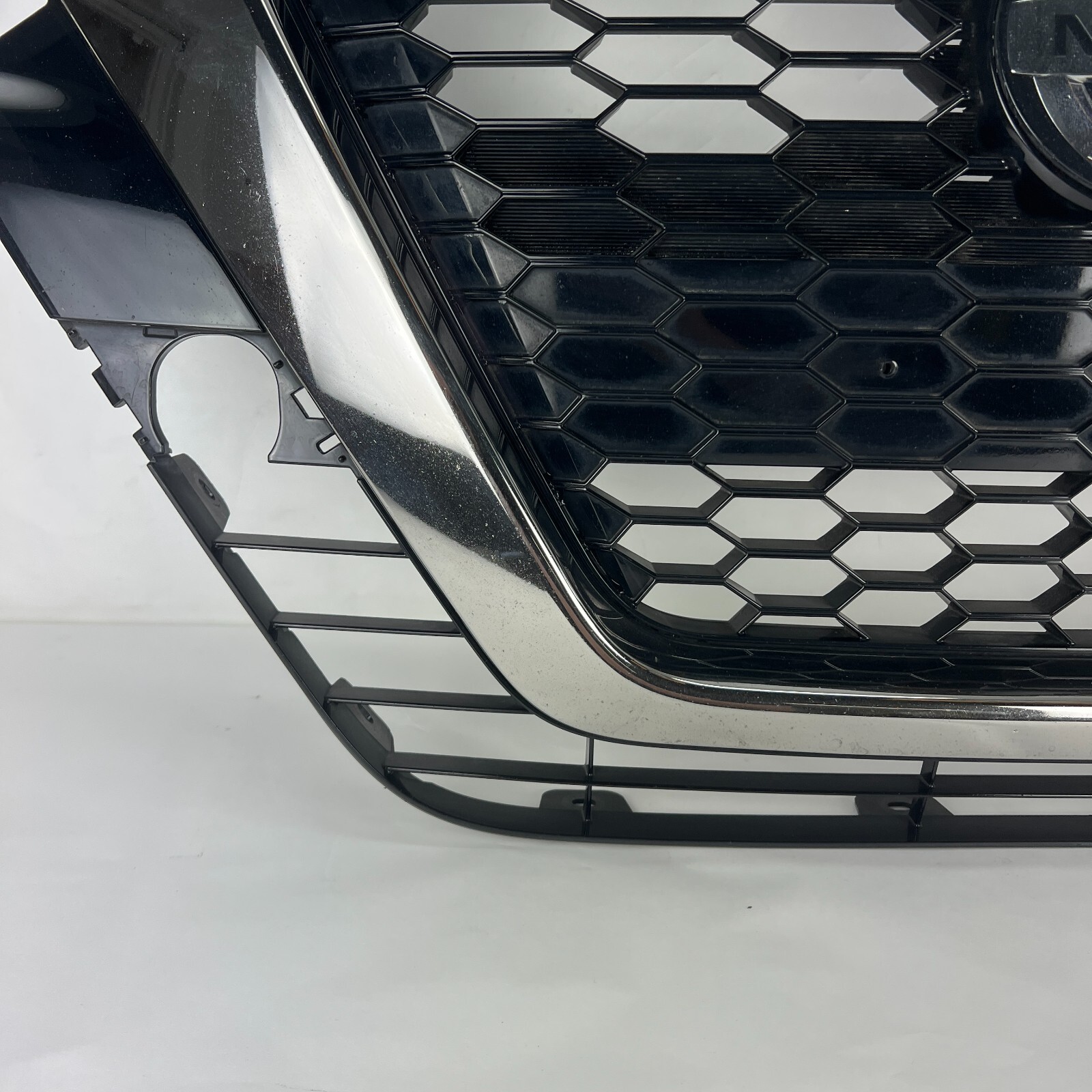 OEM 2019 - 2022 Nissan Altima SR Front Grille Assembly w/ Emblem 62310 ...