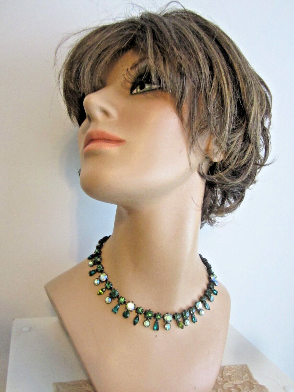 Art Deco Green Sparkly Paste Stones Necklace - Gem