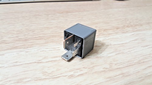 volkswagen vw 1J0906381B 1j0 906 381b v23134-b63-x382 428 CONTROL UNIT ...