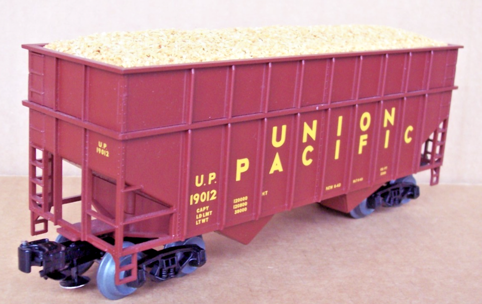 WEAVER O SCALE ULTRA LINE UP UNION PACIFIC WOOD CHIP CAR W/LOAD 3 RAIL ...