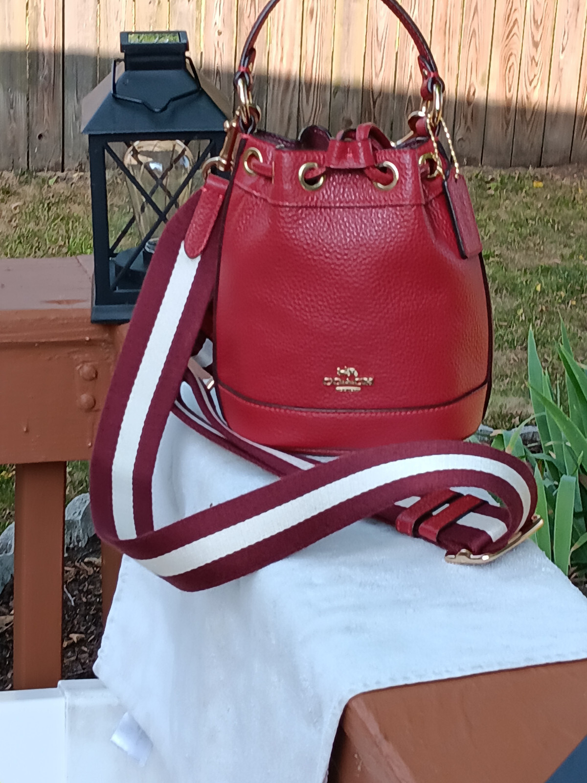 COACH DEMPSEY PEBBLED RED LEATHER DRAWSTRING BUCKET C… - Gem
