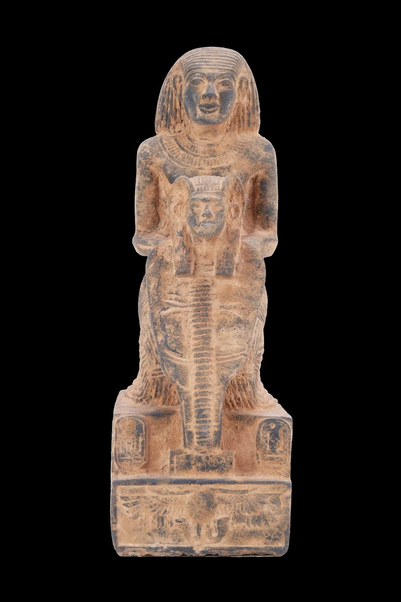 Hatshepsut Kneeling