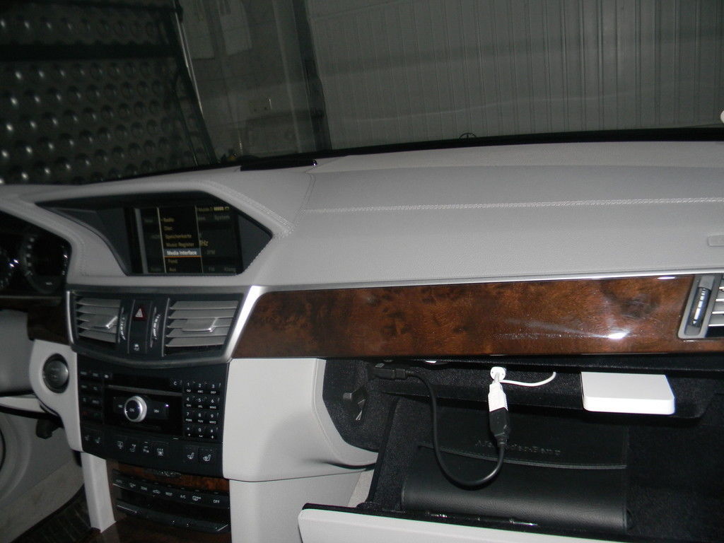 Mercedes COMAND 320 GB USB mit Media Interface kabel W212 W221 W204 ...