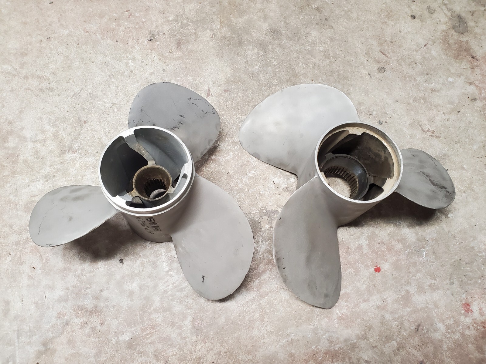 PAIR OF 26 PITCH MERCURY MARINE BRAVO 3 STAINLESS DUO PROPELLERS, P7218 ...